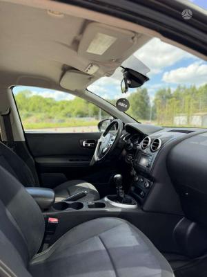 Black Nissan Qashqai 2010 in Siauliai, with an engine capacity of 1.46 L and mileage of 341 thousand km for 4600 €, photo 15 on AUTOMOTO.COM.LV