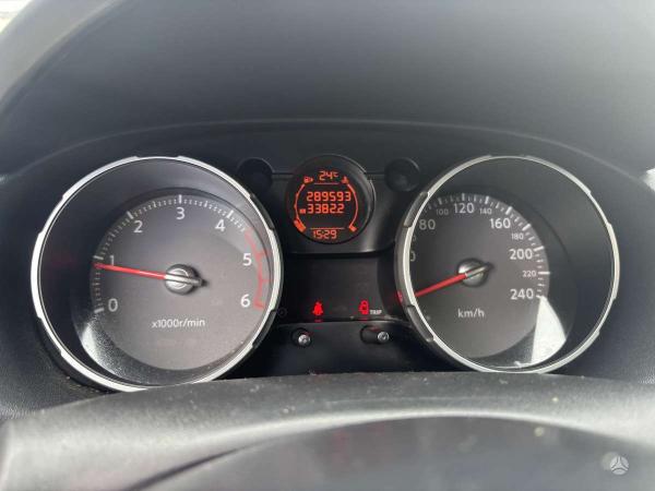 Black Nissan Qashqai 2010 in Ignalina, with an engine capacity of 1.46 L and mileage of 290 thousand km for 4000 €, photo 10 on AUTOMOTO.COM.LV