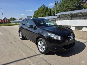 Black Nissan Qashqai 2010 in Marijampole, with an engine capacity of 2.00 L and mileage of 189 thousand km for 4990 €, photo 4 on AUTOMOTO.COM.LV