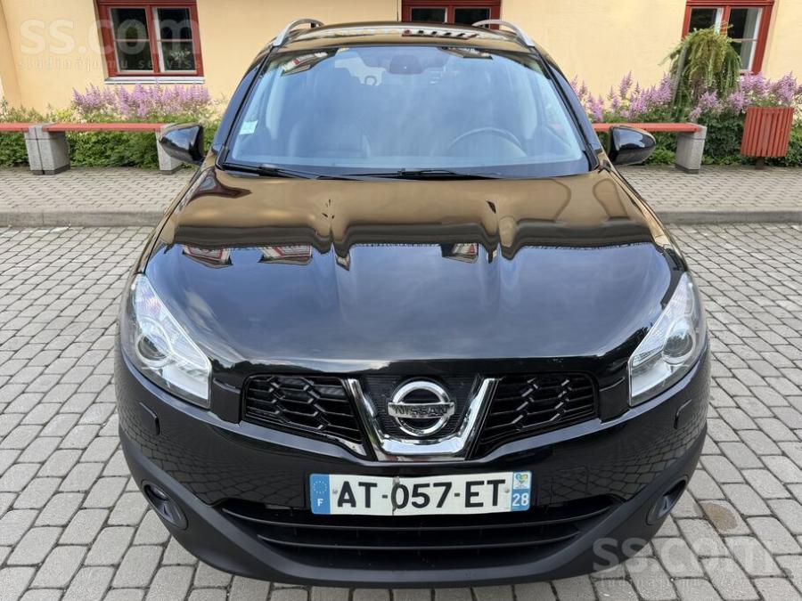 Black Nissan Qashqai 2010 in Riga, with an engine capacity of 2.00 L and mileage of 236 thousand km for 6250 €, photo 3 on AUTOMOTO.COM.LV
