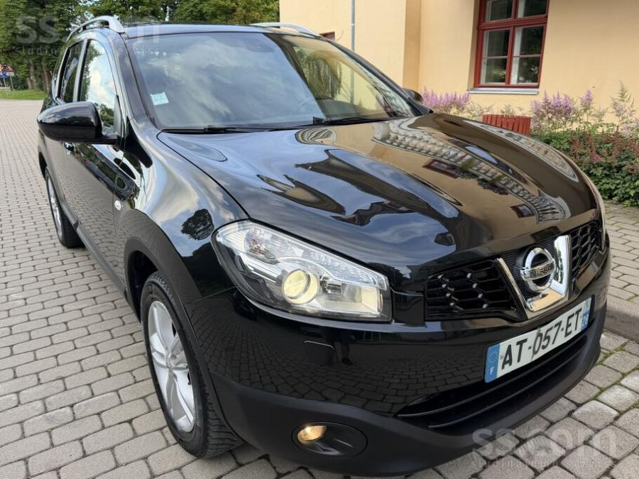 Black Nissan Qashqai 2010 in Riga, with an engine capacity of 2.00 L and mileage of 236 thousand km for 6250 €, photo 12 on AUTOMOTO.COM.LV