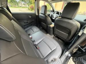 Black Nissan Qashqai 2010 in Riga, with an engine capacity of 2.00 L and mileage of 236 thousand km for 6250 €, photo 17 on AUTOMOTO.COM.LV