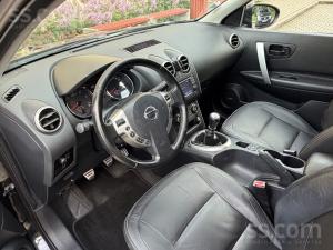 Black Nissan Qashqai 2010 in Riga, with an engine capacity of 2.00 L and mileage of 236 thousand km for 6250 €, photo 22 on AUTOMOTO.COM.LV