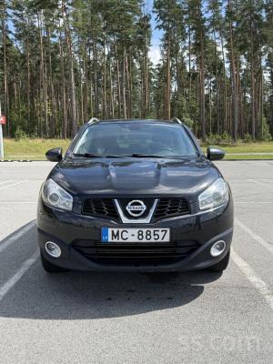 Melns Nissan Qashqai 2010 Rīga, ar dzinēja tilpumu 1.50 L un nobraukumu 241 tūkst. km par 4900 €, foto  vietnē AUTOMOTO.COM.LV