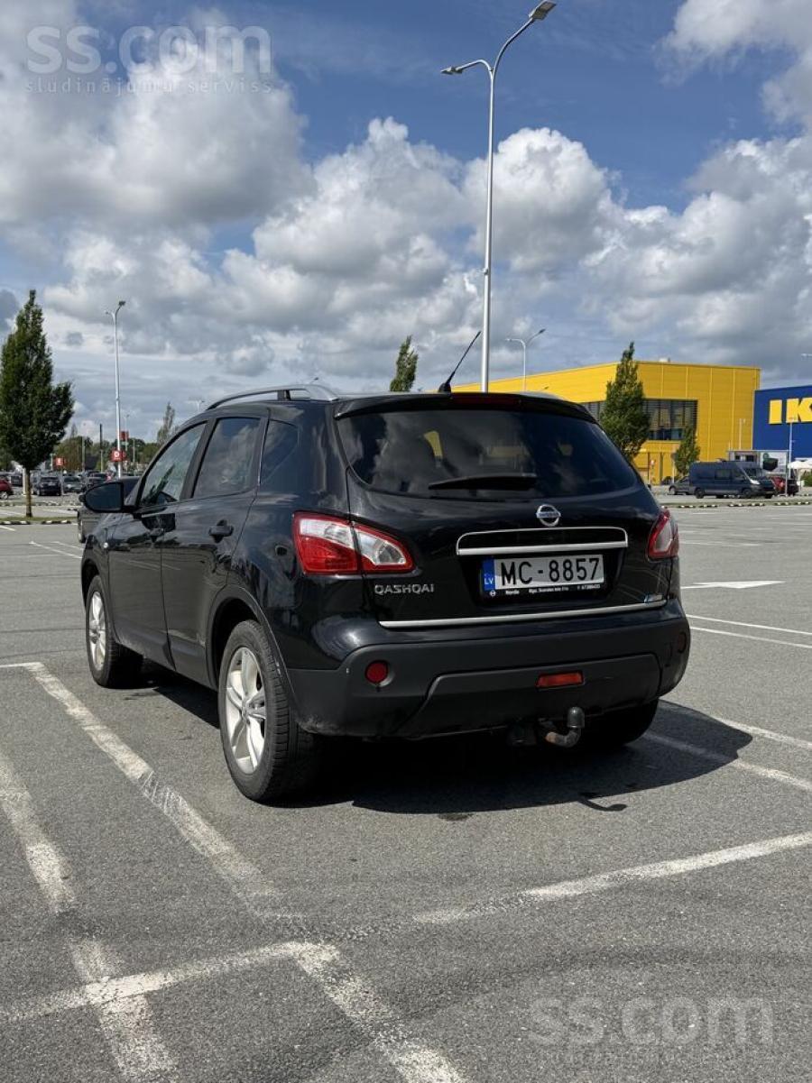 Melns Nissan Qashqai 2010 Rīga, ar dzinēja tilpumu 1.50 L un nobraukumu 241 tūkst. km par 4900 €, foto 5 vietnē AUTOMOTO.COM.LV