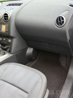Melns Nissan Qashqai 2010 Rīga, ar dzinēja tilpumu 1.50 L un nobraukumu 241 tūkst. km par 4900 €, foto 10 vietnē AUTOMOTO.COM.LV