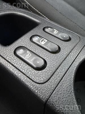Melns Nissan Qashqai 2010 Rīga, ar dzinēja tilpumu 1.50 L un nobraukumu 241 tūkst. km par 4900 €, foto 13 vietnē AUTOMOTO.COM.LV