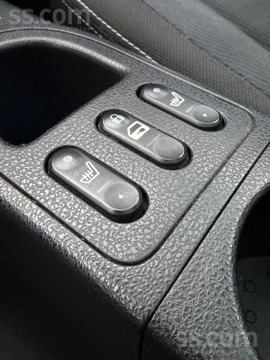 Melns Nissan Qashqai 2010 Rīga, ar dzinēja tilpumu 1.50 L un nobraukumu 241 tūkst. km par 4900 €, foto 13 vietnē AUTOMOTO.COM.LV