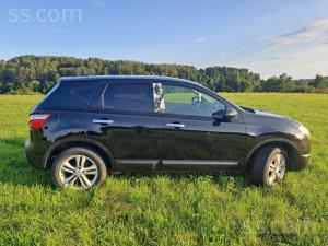 Melns Nissan Qashqai 2010 Rēzekne, ar dzinēja tilpumu 1.50 L un nobraukumu 360 tūkst. km par 4550 €, foto  vietnē AUTOMOTO.COM.LV