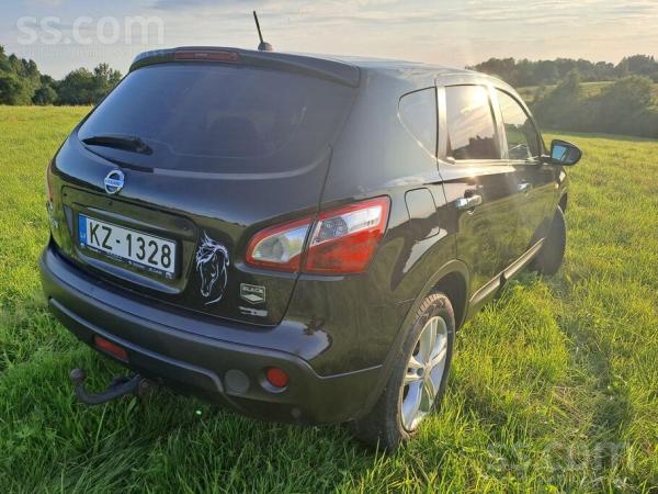 Melns Nissan Qashqai 2010 Rēzekne, ar dzinēja tilpumu 1.50 L un nobraukumu 360 tūkst. km par 4550 €, foto 2 vietnē AUTOMOTO.COM.LV