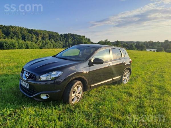 Melns Nissan Qashqai 2010 Rēzekne, ar dzinēja tilpumu 1.50 L un nobraukumu 360 tūkst. km par 4550 €, foto 3 vietnē AUTOMOTO.COM.LV