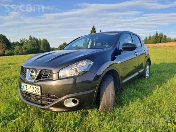 Melns Nissan Qashqai 2010 Rēzekne, ar dzinēja tilpumu 1.50 L un nobraukumu 360 tūkst. km par 4550 €, foto 5 vietnē AUTOMOTO.COM.LV
