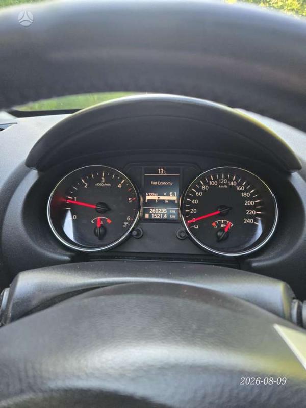 Black Nissan Qashqai 2010 in Vilnius, with an engine capacity of 1.46 L and mileage of 260 thousand km for 3550 €, photo 9 on AUTOMOTO.COM.LV