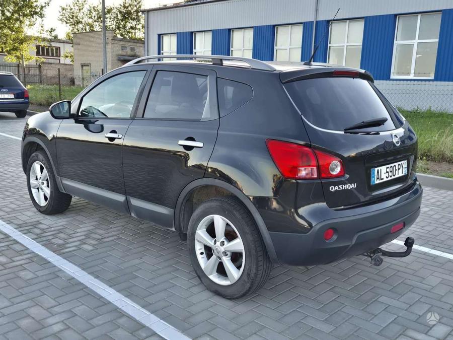 Melns Nissan Qashqai 2010 Tauragė, ar dzinēja tilpumu 1.46 L un nobraukumu 250 tūkst. km par 3500 €, foto 5 vietnē AUTOMOTO.COM.LV