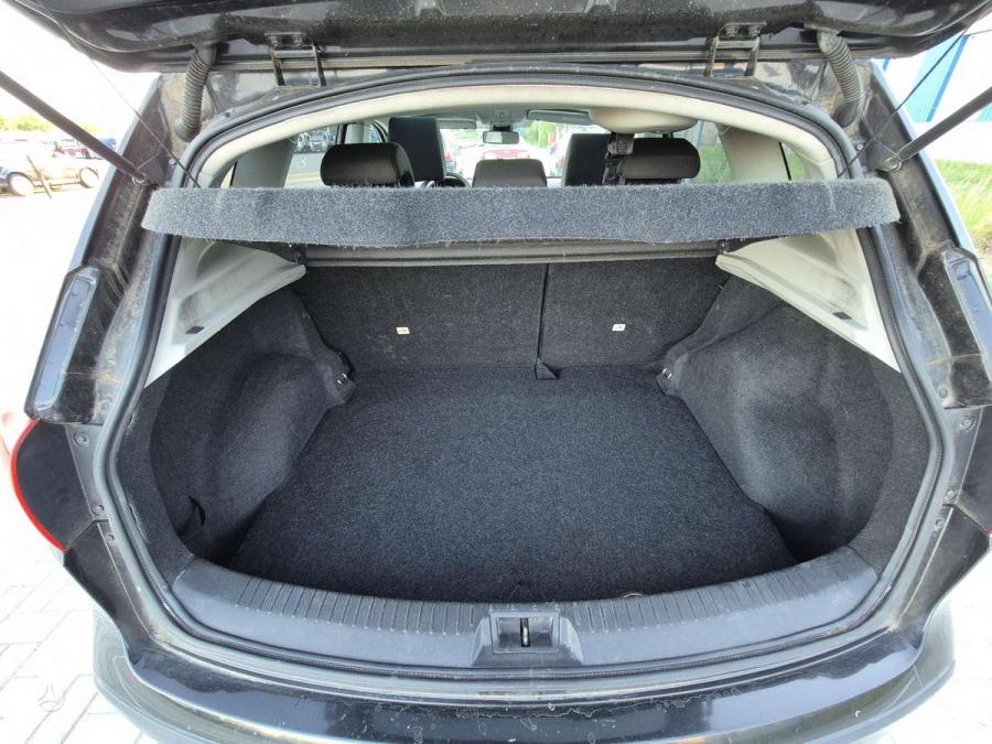 Melns Nissan Qashqai 2010 Tauragė, ar dzinēja tilpumu 1.46 L un nobraukumu 250 tūkst. km par 3500 €, foto 9 vietnē AUTOMOTO.COM.LV