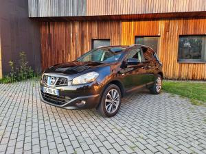 Black Nissan Qashqai 2010 in Taurage, with an engine capacity of 1.46 L and mileage of 232 thousand km for 4500 €, photo  on AUTOMOTO.COM.LV