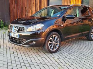 Black Nissan Qashqai 2010 in Taurage, with an engine capacity of 1.46 L and mileage of 232 thousand km for 4500 €, photo 3 on AUTOMOTO.COM.LV