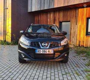 Black Nissan Qashqai 2010 in Taurage, with an engine capacity of 1.46 L and mileage of 232 thousand km for 4500 €, photo 10 on AUTOMOTO.COM.LV
