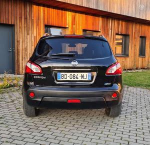 Black Nissan Qashqai 2010 in Taurage, with an engine capacity of 1.46 L and mileage of 232 thousand km for 4500 €, photo 11 on AUTOMOTO.COM.LV