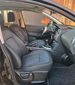 Black Nissan Qashqai 2010 in Taurage, with an engine capacity of 1.46 L and mileage of 232 thousand km for 4500 €, photo 14 on AUTOMOTO.COM.LV