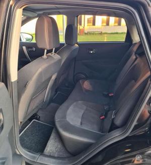Black Nissan Qashqai 2010 in Taurage, with an engine capacity of 1.46 L and mileage of 232 thousand km for 4500 €, photo 15 on AUTOMOTO.COM.LV