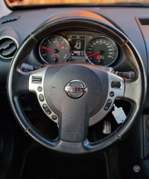 Black Nissan Qashqai 2010 in Taurage, with an engine capacity of 1.46 L and mileage of 232 thousand km for 4500 €, photo 17 on AUTOMOTO.COM.LV