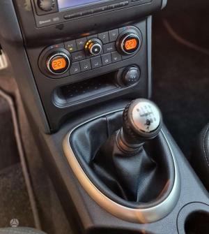 Black Nissan Qashqai 2010 in Taurage, with an engine capacity of 1.46 L and mileage of 232 thousand km for 4500 €, photo 18 on AUTOMOTO.COM.LV