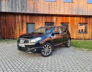 Black Nissan Qashqai 2010 in Taurage, with an engine capacity of 1.46 L and mileage of 232 thousand km for 4500 €, photo 22 on AUTOMOTO.COM.LV