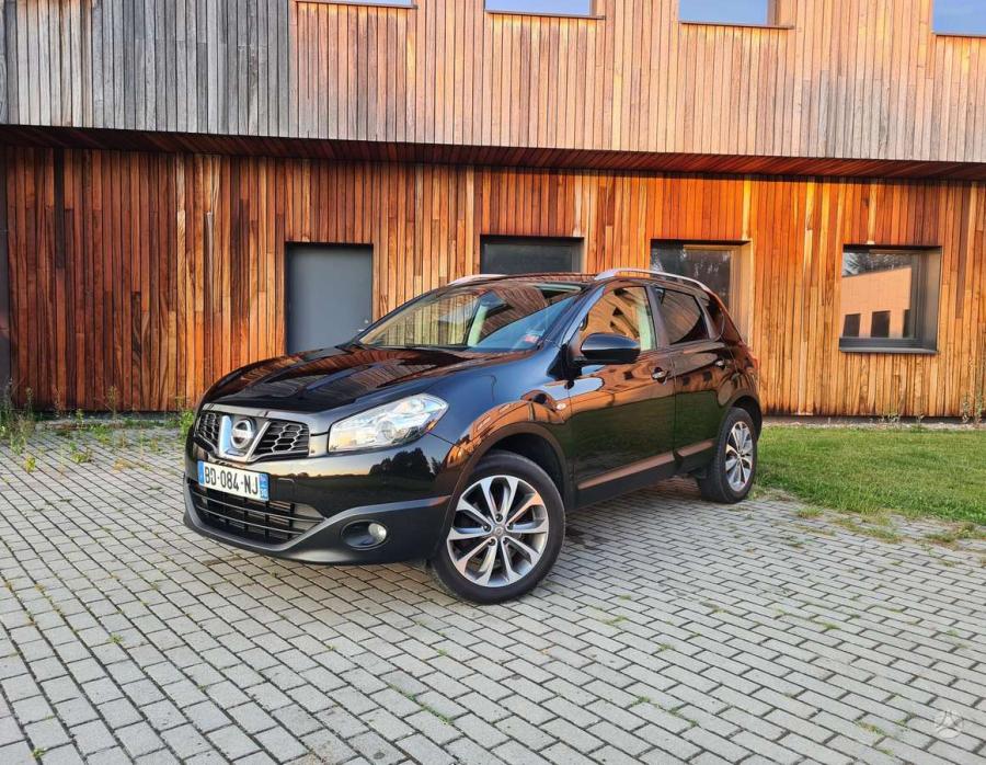 Black Nissan Qashqai 2010 in Taurage, with an engine capacity of 1.46 L and mileage of 232 thousand km for 4500 €, photo 22 on AUTOMOTO.COM.LV