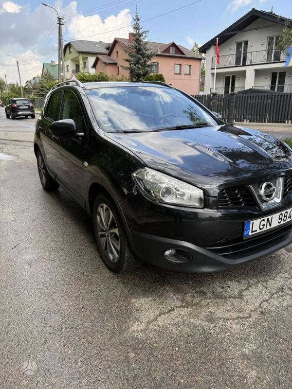 Black Nissan Qashqai 2010 in Vilnius, with an engine capacity of 2.00 L and mileage of 237 thousand km for 5000 €, photo 2 on AUTOMOTO.COM.LV