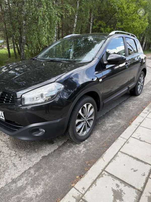 Black Nissan Qashqai 2010 in Vilnius, with an engine capacity of 2.00 L and mileage of 237 thousand km for 5000 €, photo 7 on AUTOMOTO.COM.LV