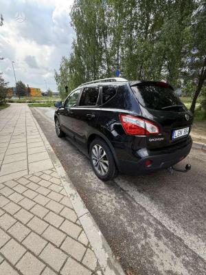 Black Nissan Qashqai 2010 in Vilnius, with an engine capacity of 2.00 L and mileage of 237 thousand km for 5000 €, photo 10 on AUTOMOTO.COM.LV