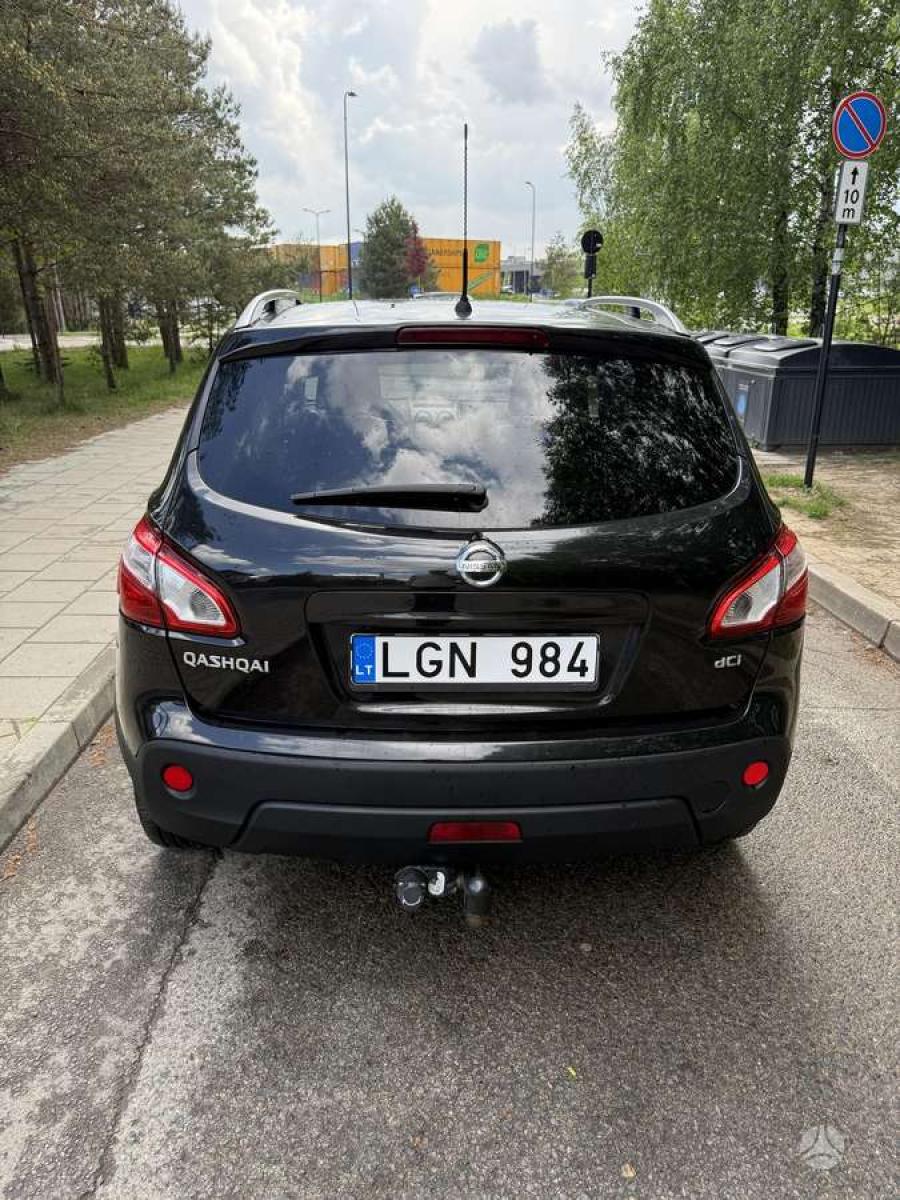 Black Nissan Qashqai 2010 in Vilnius, with an engine capacity of 2.00 L and mileage of 237 thousand km for 5000 €, photo 13 on AUTOMOTO.COM.LV