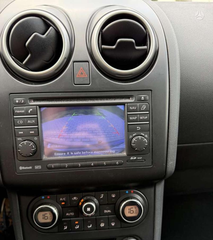Black Nissan Qashqai 2010 in Vilnius, with an engine capacity of 2.00 L and mileage of 237 thousand km for 5000 €, photo 19 on AUTOMOTO.COM.LV