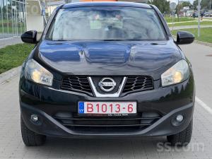 Melns Nissan Qashqai 2010 Rēzekne, ar dzinēja tilpumu 1.50 L un nobraukumu 0 tūkst. km par 4990 €, foto  vietnē AUTOMOTO.COM.LV