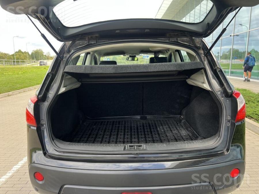 Melns Nissan Qashqai 2010 Rēzekne, ar dzinēja tilpumu 1.50 L un nobraukumu 0 tūkst. km par 4990 €, foto 10 vietnē AUTOMOTO.COM.LV