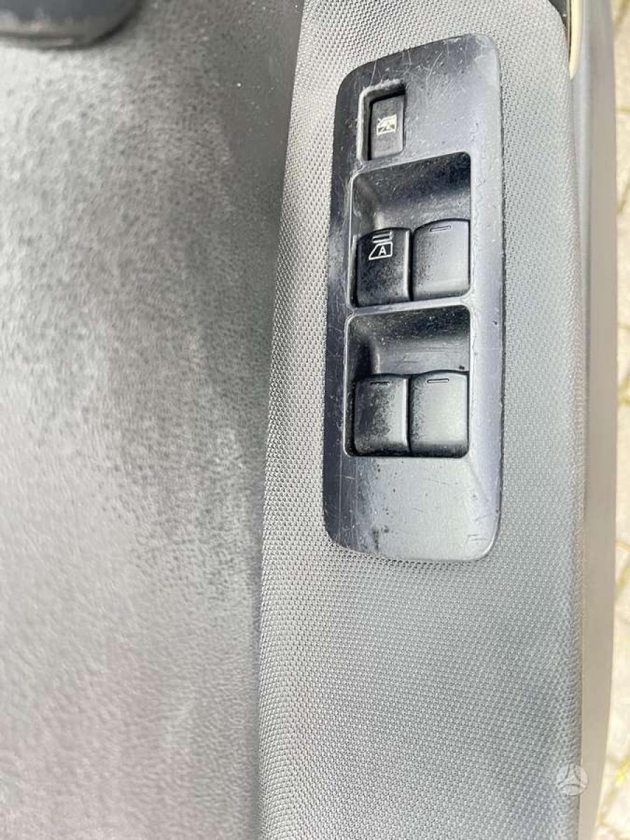 Melns Nissan Qashqai 2010 Kauņa, ar dzinēja tilpumu 1.46 L un nobraukumu 257 tūkst. km par 4300 €, foto 17 vietnē AUTOMOTO.COM.LV