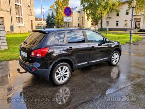 Melns Nissan Qashqai 2010 Narva, ar dzinēja tilpumu 2.00 L un nobraukumu 253 tūkst. km par 2500 €, foto 3 vietnē AUTOMOTO.COM.LV