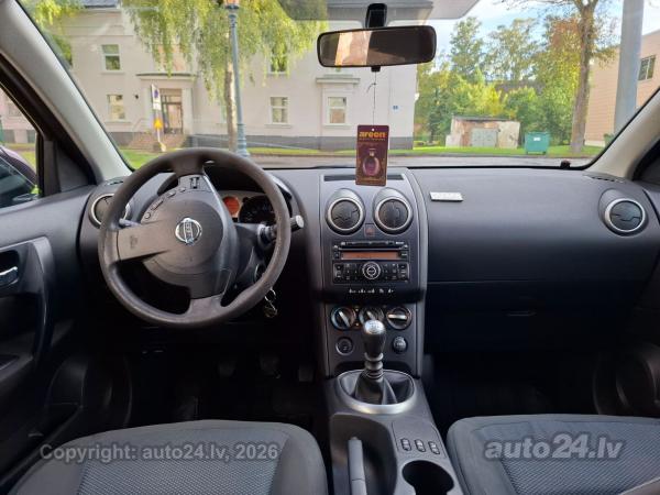 Melns Nissan Qashqai 2010 Narva, ar dzinēja tilpumu 2.00 L un nobraukumu 253 tūkst. km par 2500 €, foto 6 vietnē AUTOMOTO.COM.LV