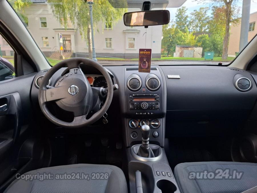 Melns Nissan Qashqai 2010 Narva, ar dzinēja tilpumu 2.00 L un nobraukumu 253 tūkst. km par 2500 €, foto 6 vietnē AUTOMOTO.COM.LV