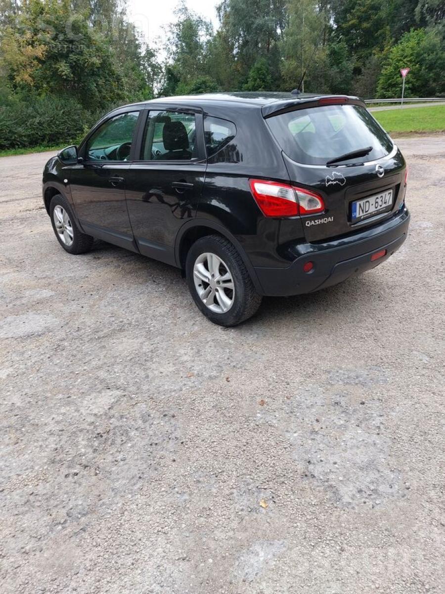 Melns Nissan Qashqai 2010 Krāslava, ar dzinēja tilpumu 1.50 L un nobraukumu 239 tūkst. km par 2750 €, foto 3 vietnē AUTOMOTO.COM.LV