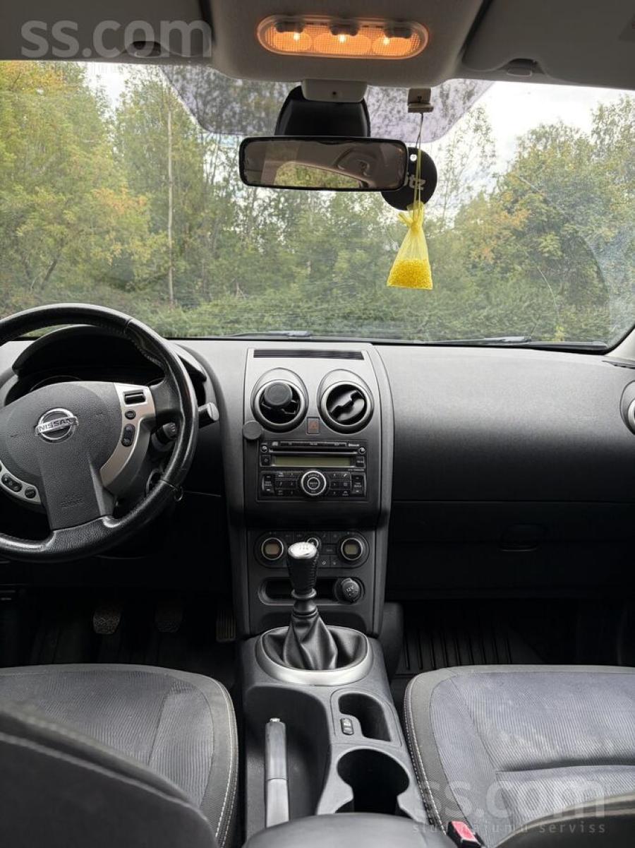 Melns Nissan Qashqai 2010 Krāslava, ar dzinēja tilpumu 1.50 L un nobraukumu 239 tūkst. km par 2750 €, foto 9 vietnē AUTOMOTO.COM.LV