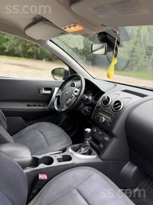Melns Nissan Qashqai 2010 Krāslava, ar dzinēja tilpumu 1.50 L un nobraukumu 239 tūkst. km par 2750 €, foto 10 vietnē AUTOMOTO.COM.LV