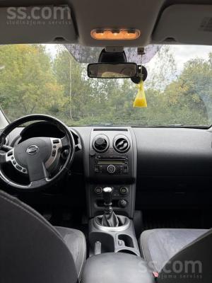 Melns Nissan Qashqai 2010 Krāslava, ar dzinēja tilpumu 1.50 L un nobraukumu 239 tūkst. km par 2750 €, foto 16 vietnē AUTOMOTO.COM.LV