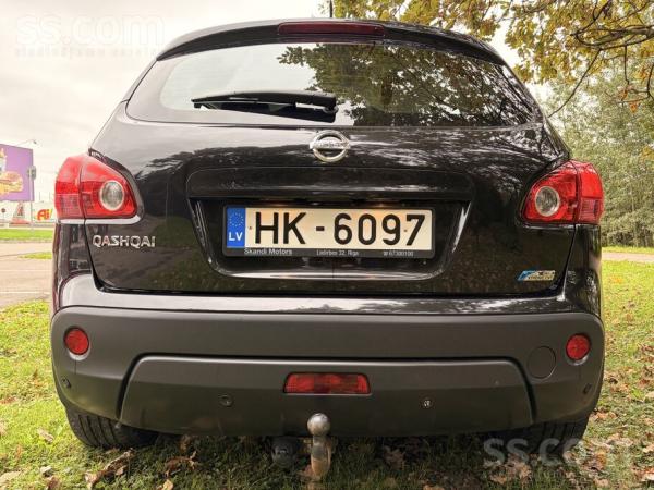 Nissan Qashqai 2010 Rīga vietnē Melns Nissan Qashqai 2010 Rīga, ar dzinēja tilpumu 2.00 L un nobraukumu 112 tūkst. km par 5800 €, foto 9 vietnē AUTOMOTO.COM.LV