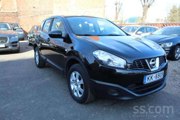 Melns Nissan Qashqai 2011 Liepāja, ar dzinēja tilpumu 1.60 L un nobraukumu 96 tūkst. km par 6500 €, foto 1 vietnē AUTOMOTO.COM.LV
