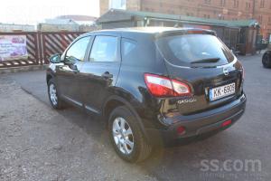 Melns Nissan Qashqai 2011 Liepāja, ar dzinēja tilpumu 1.60 L un nobraukumu 96 tūkst. km par 6500 €, foto 3 vietnē AUTOMOTO.COM.LV