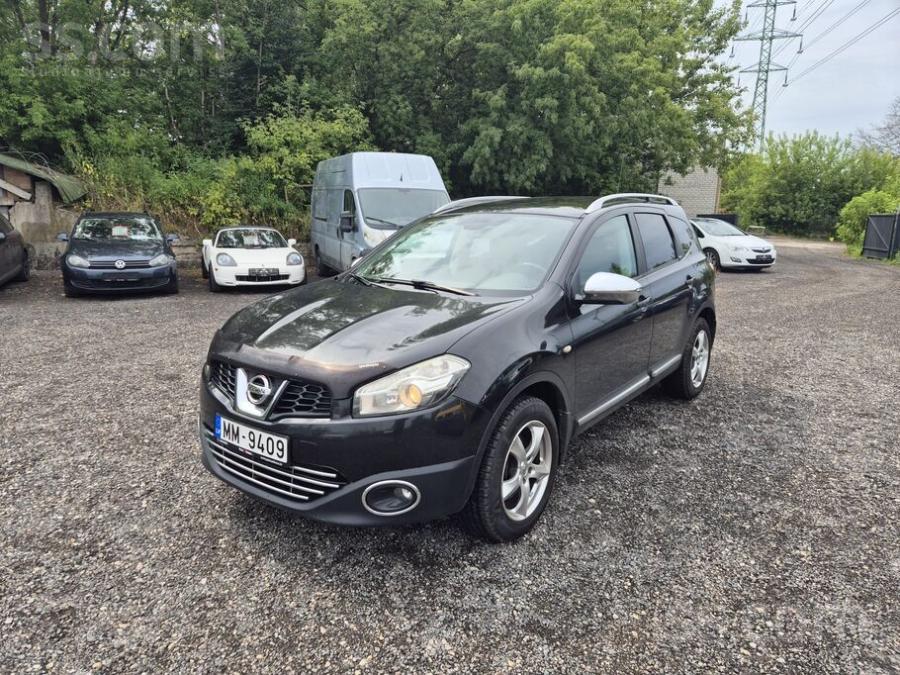 Black Nissan Qashqai 2011 in Riga, with an engine capacity of 2.00 L and mileage of 316 thousand km for 5490 €, photo 1 on AUTOMOTO.COM.LV