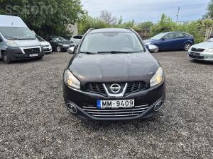 Black Nissan Qashqai 2011 in Riga, with an engine capacity of 2.00 L and mileage of 316 thousand km for 5490 €, photo 3 on AUTOMOTO.COM.LV