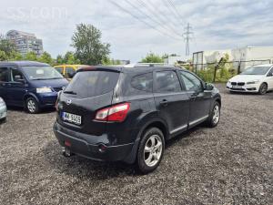 Black Nissan Qashqai 2011 in Riga, with an engine capacity of 2.00 L and mileage of 316 thousand km for 5490 €, photo 6 on AUTOMOTO.COM.LV